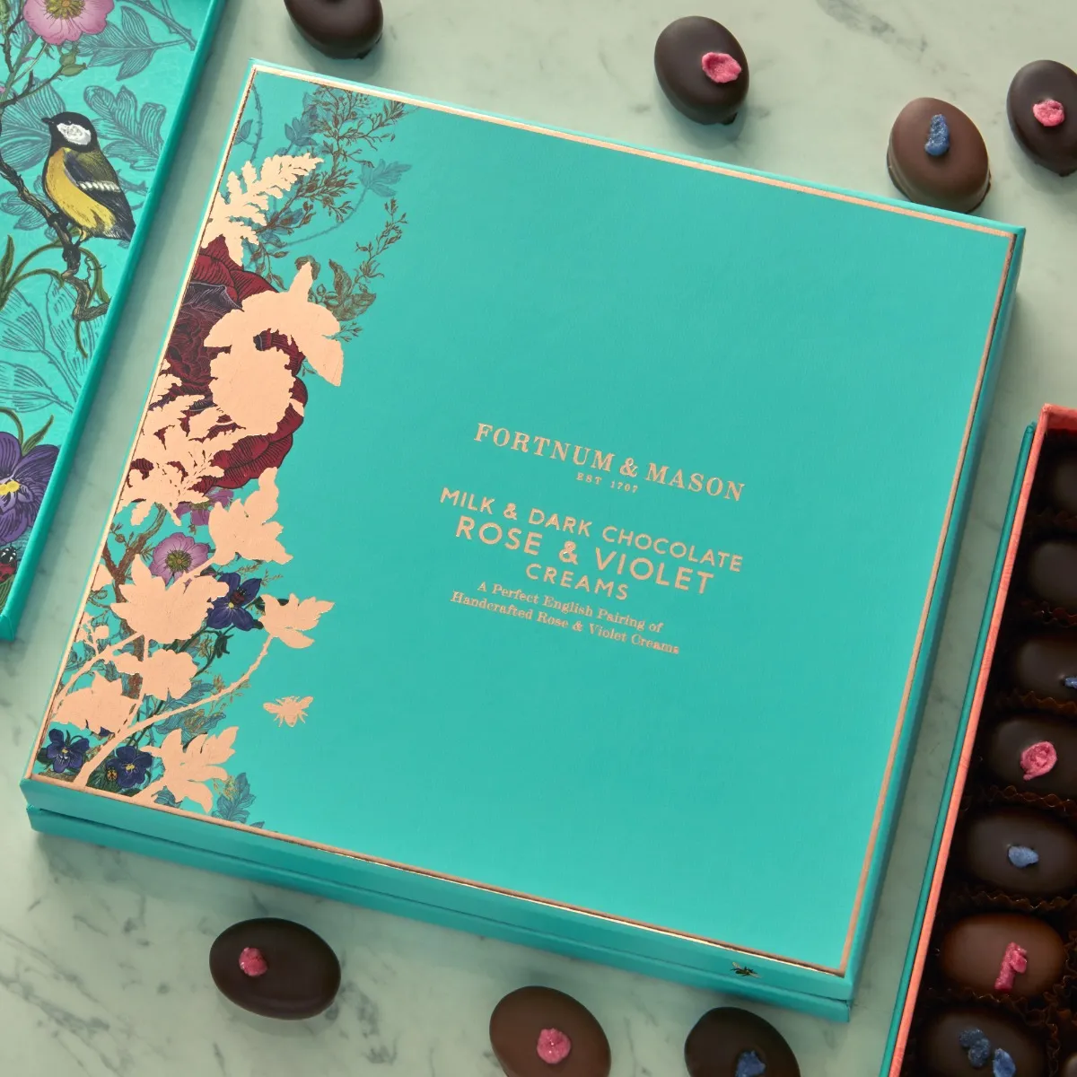 Milk & Dark Chocolate Rose & Violet Creams, 475g