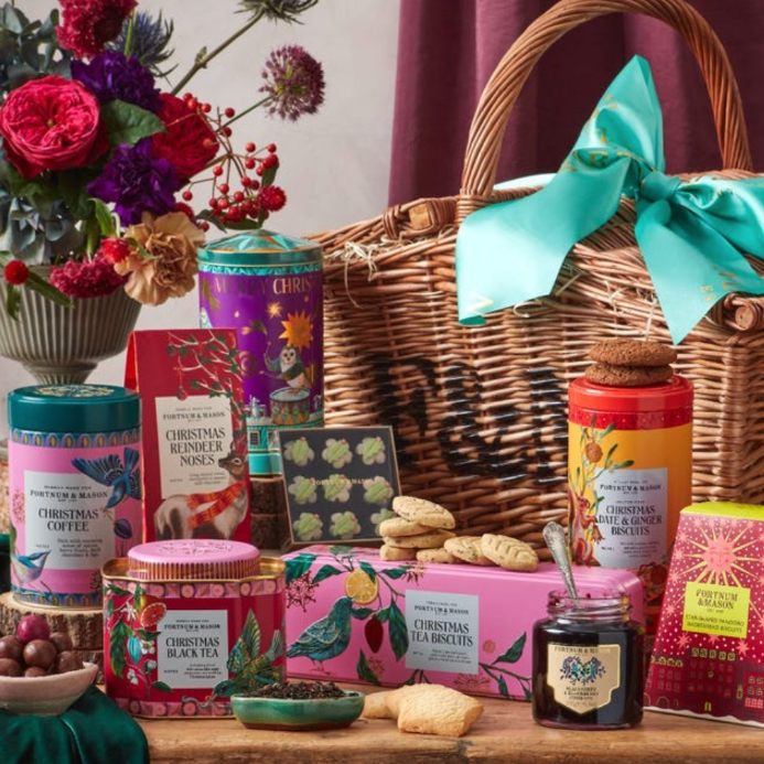 Fortnum and mason christmas hamper store